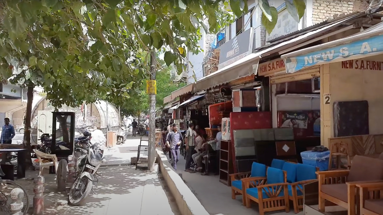 Most Popular Second Hand Furniture Market in Delhi - Frequip