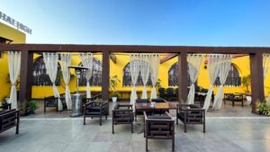 11 Best Rooftop Cafes in Delhi For An Enjoyable Experience - Frequip