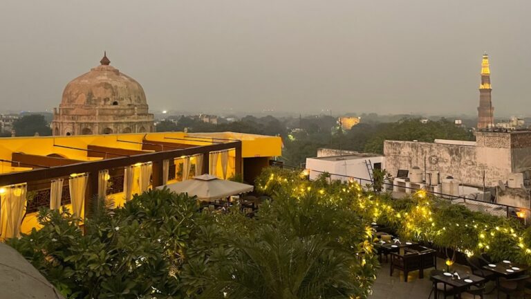 11 Best Rooftop Cafes in Delhi For An Enjoyable Experience - Frequip
