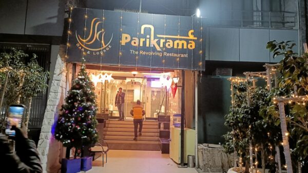 11 Best Rooftop Cafes in Delhi For An Enjoyable Experience - Frequip